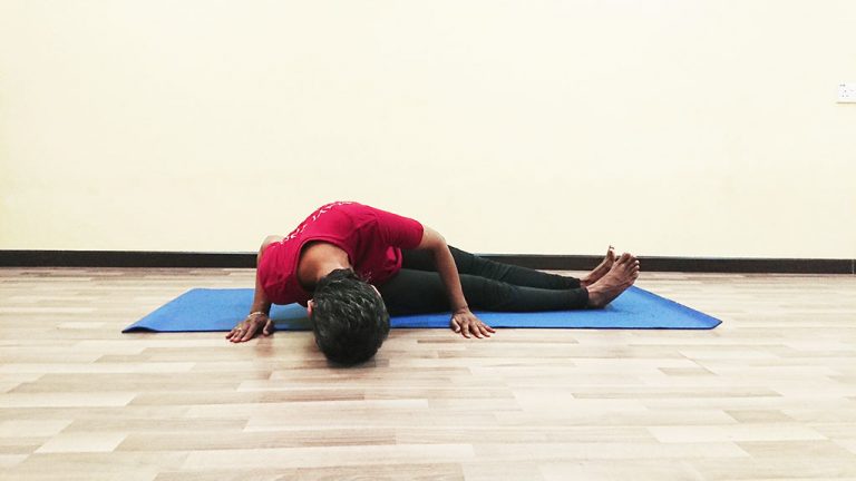 Bhu Namanasana (Spinal Twist Prostration Pose) – MAYI Yoga Academy